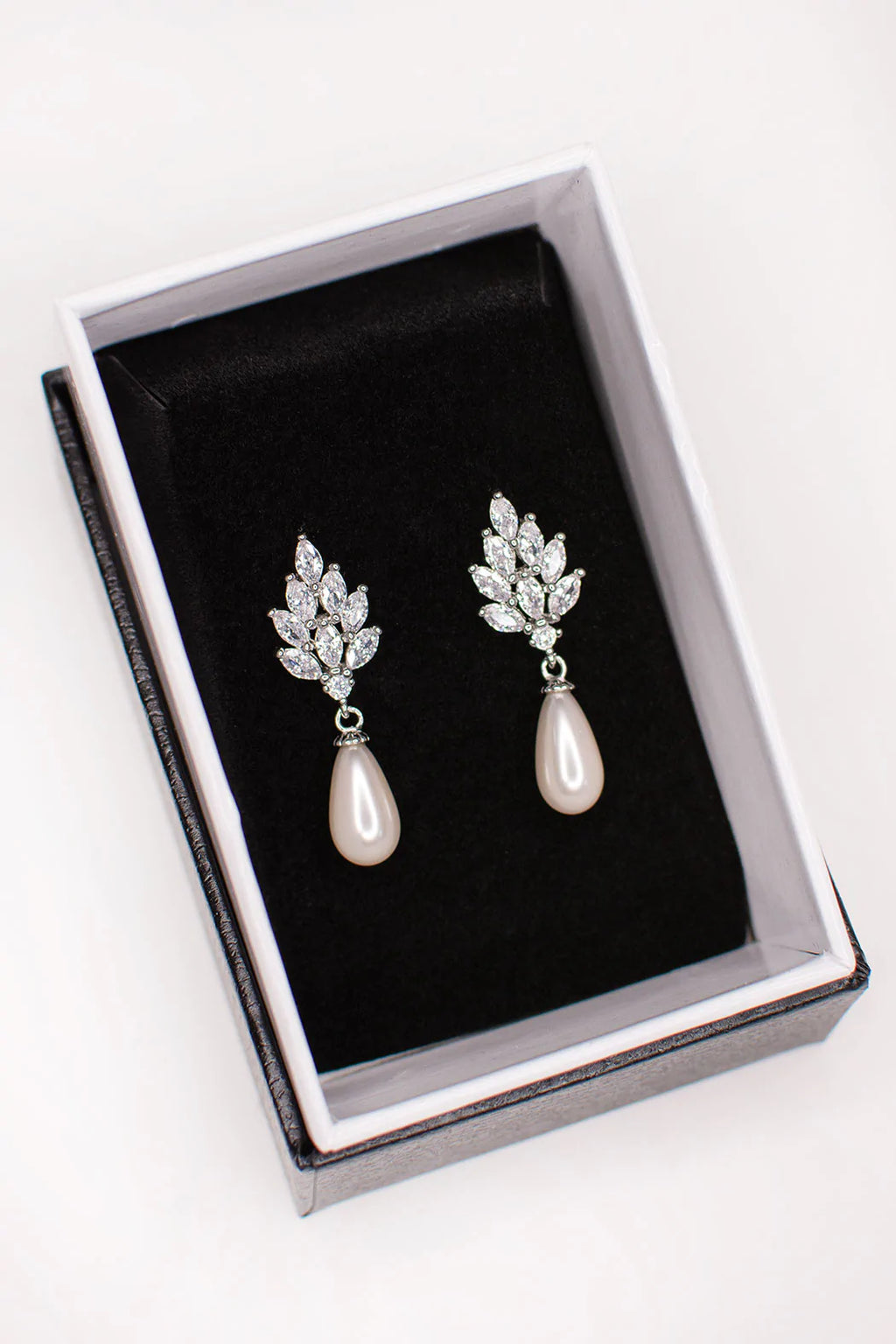 Carla Pearl Earring – Honey Fawn Boutique